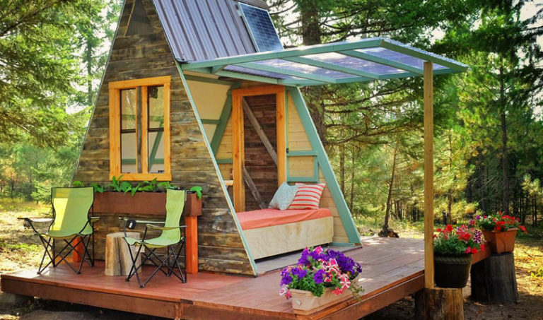 Mini maison en triangle